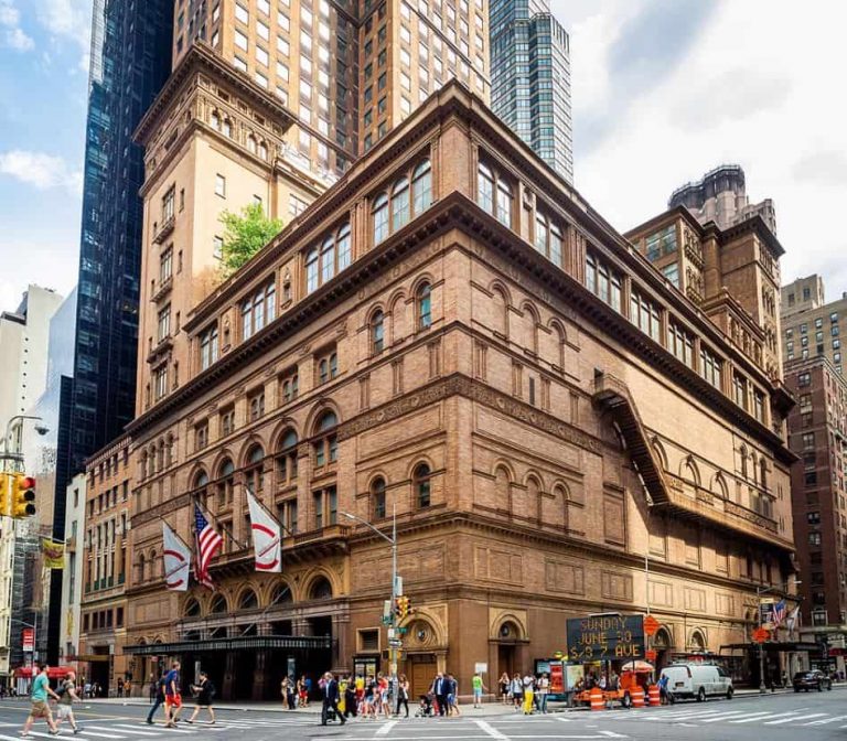 Top 10 Famous Renaissance Revival Buildings