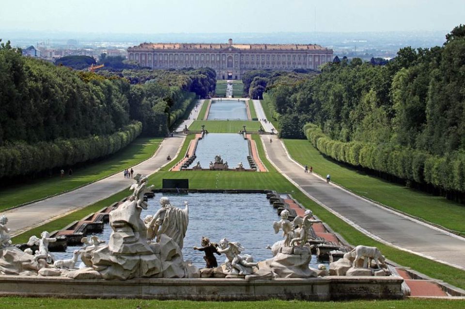 26 Most Famous Palaces In The World