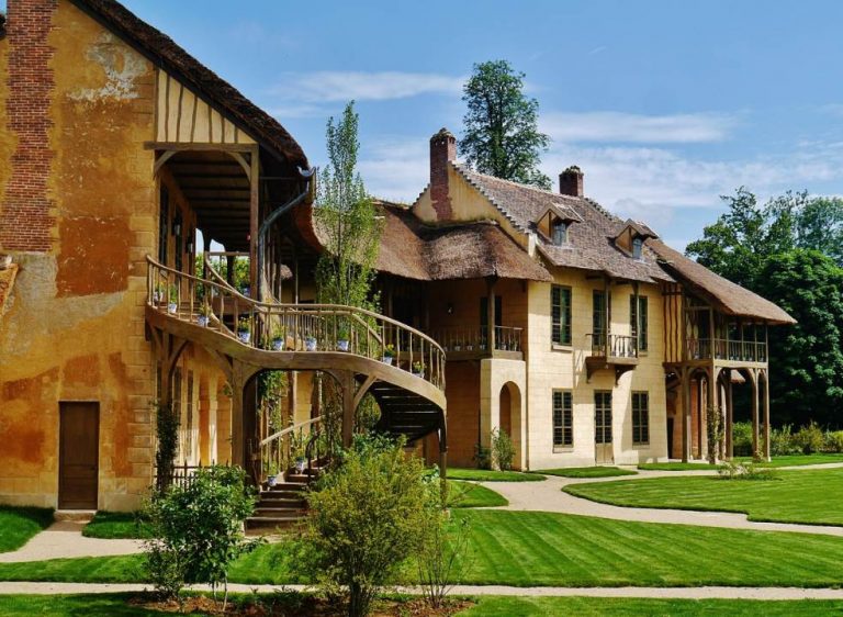 Top 8 Famous Romantic Buildings