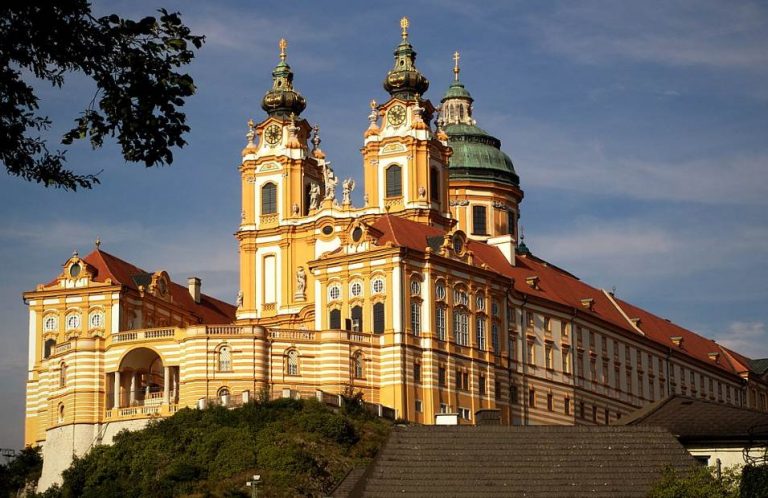 Top 14 Famous Baroque Buildings