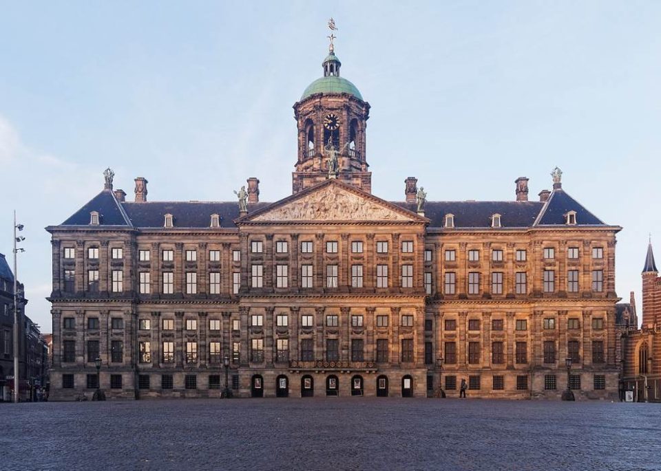 26 Most Famous Palaces In The World