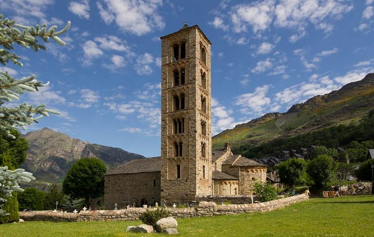 Top 10 Famous Romanesque Buildings