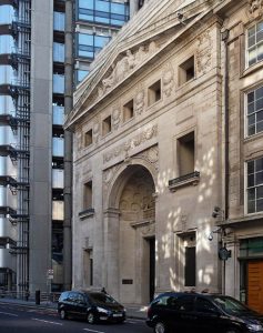 Top 8 Stunning Facts about the Lloyd's Building