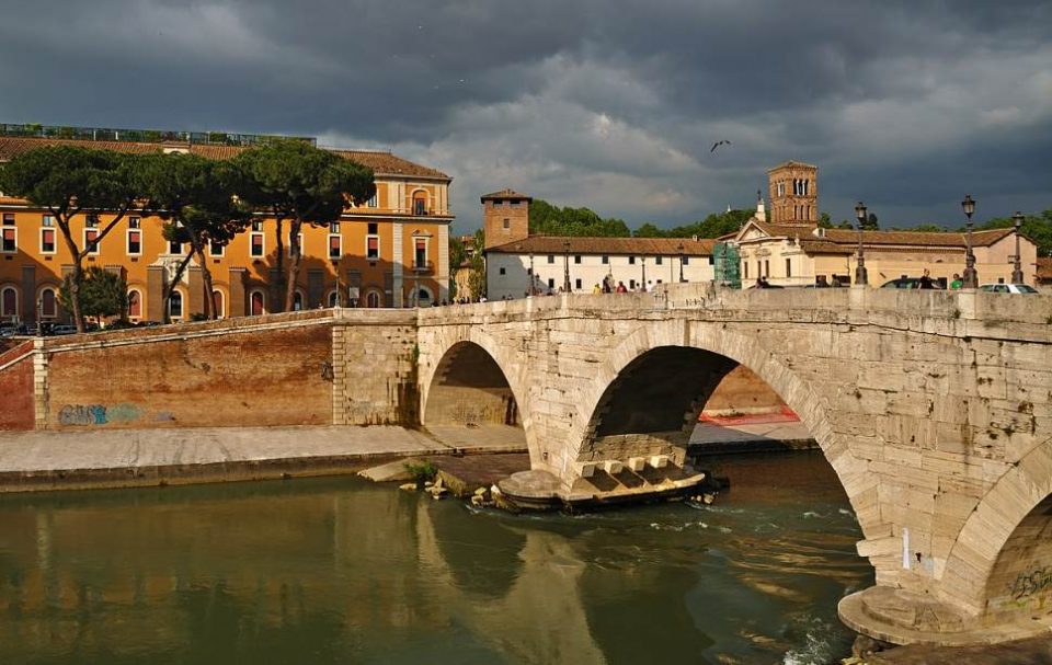 Top 10 Famous Bridges in Rome
