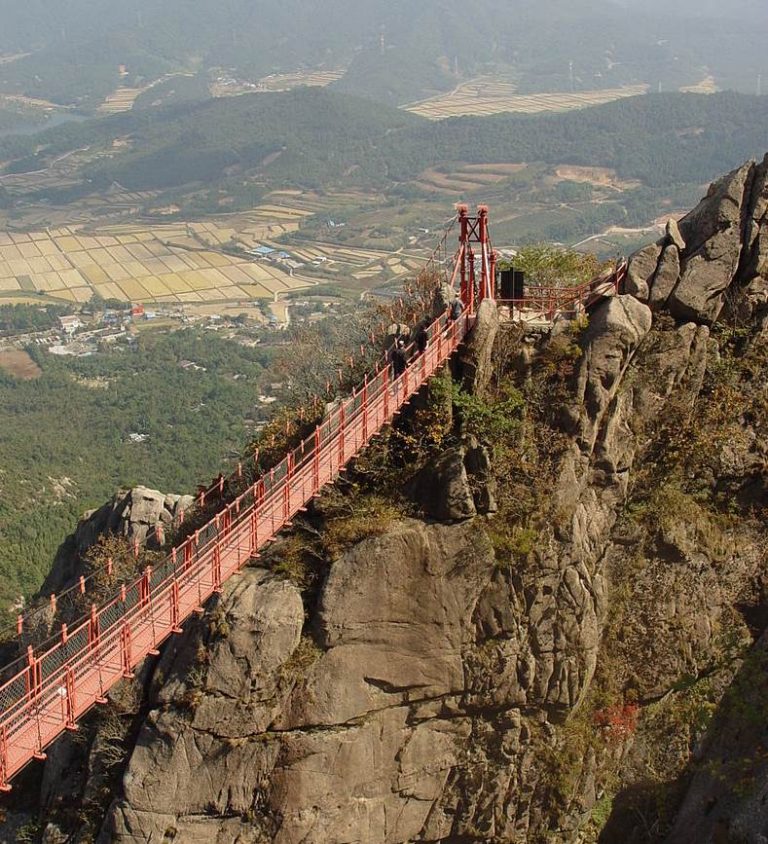 Top 10 Famous Bridges in South Korea