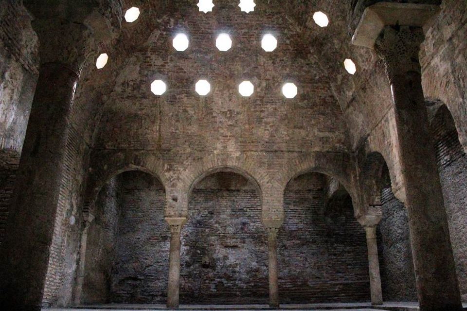 Top 10 Famous Buildings in Granada