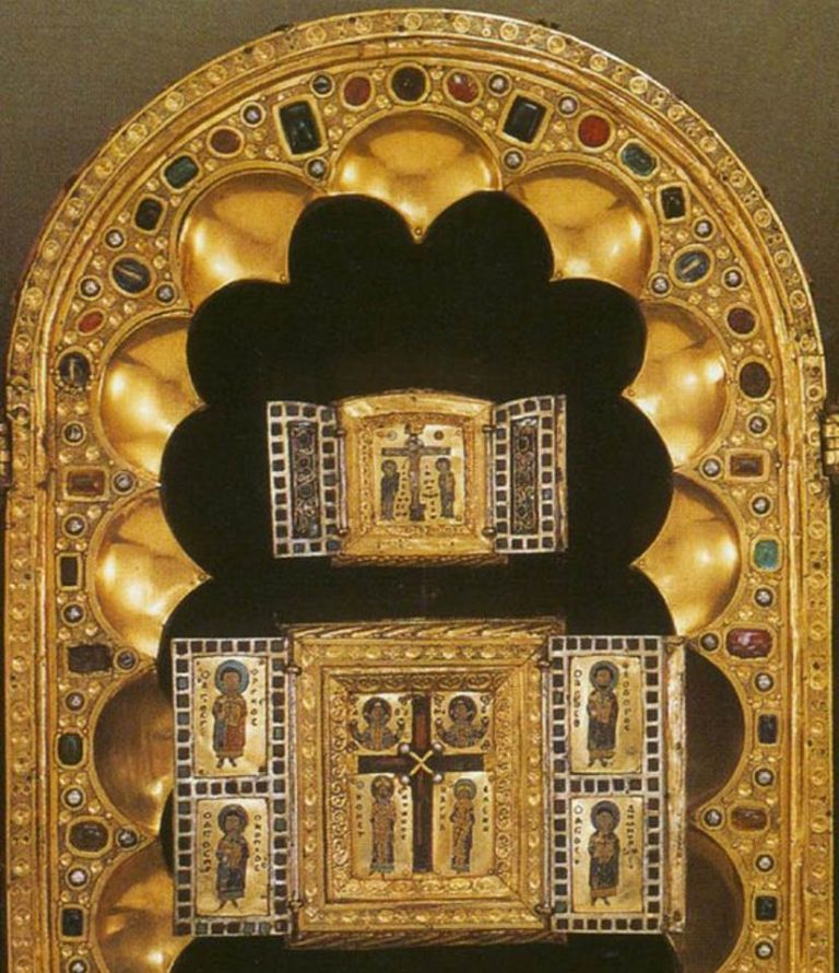 Stavelot Triptych - Top 8 Facts about the Mosan Masterpiece