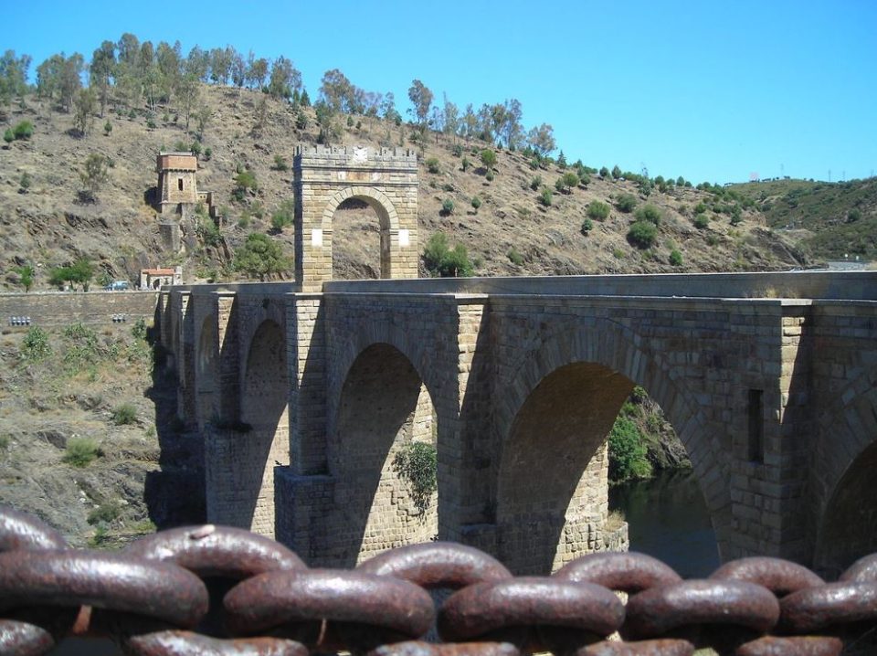 Top 8 Interesting Alcántara Bridge Facts