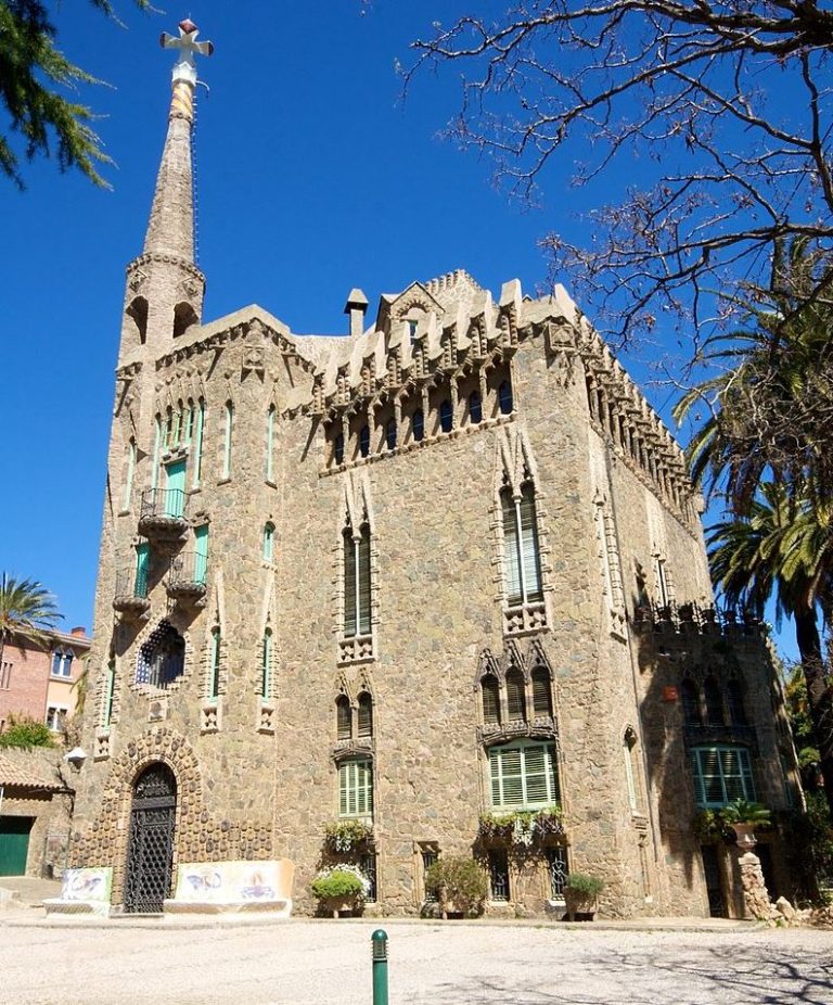 Top 10 Famous Buildings Designed by Antoni Gaudí
