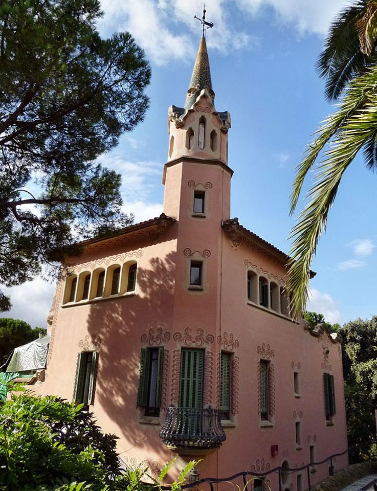 Top 10 Famous Buildings Designed by Antoni Gaudí